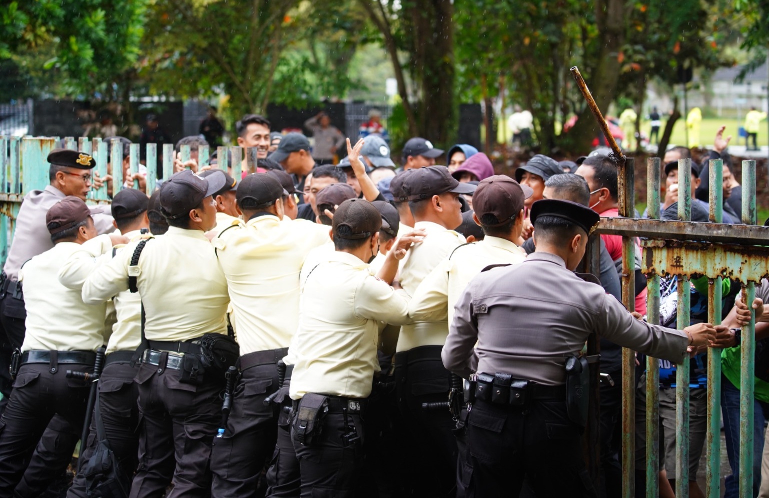 Brimob Polda Kaltim dan KPI Balikpapan Gelar Simulasi, Amankan Obvitnas ...